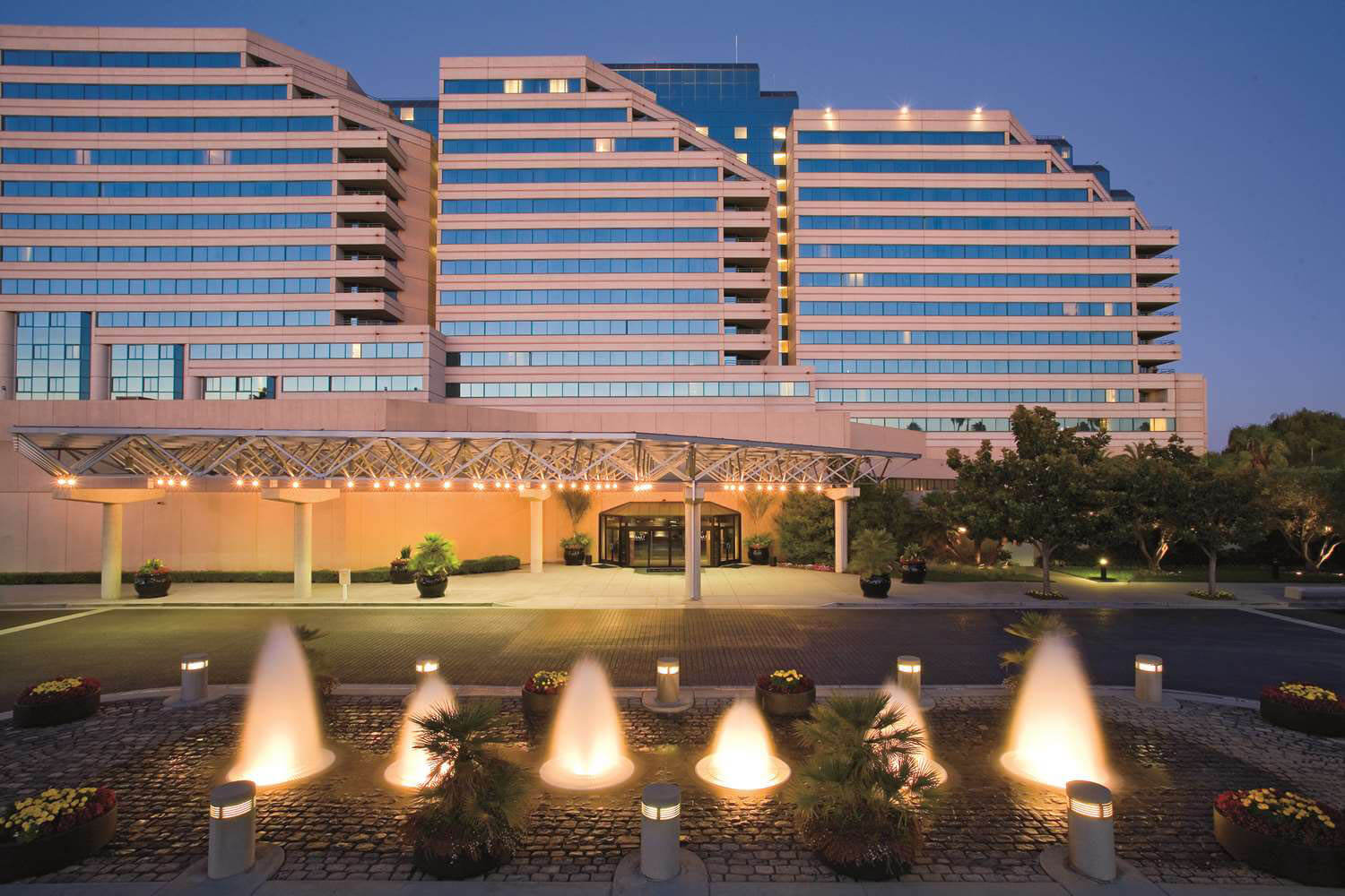 Experience Relaxing Luxury at the Hyatt Regency Santa Clara